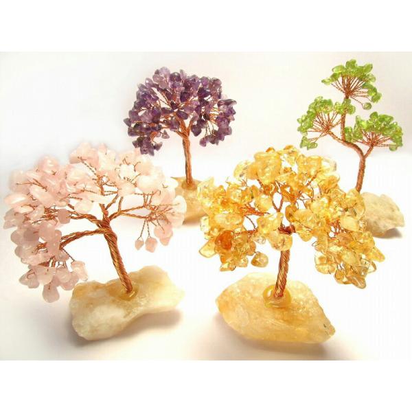 ■サイズ・重さなど：縦10-11cm前後。■商品説明：【天然石ツリー】大人気！天然石ツリーの入荷です！台座部分はシトリンの原石でできています。インテリアに、また用途に合わせて玄関先、リビング、寝室に置いてください。枝は銅線ですので、お好みに...