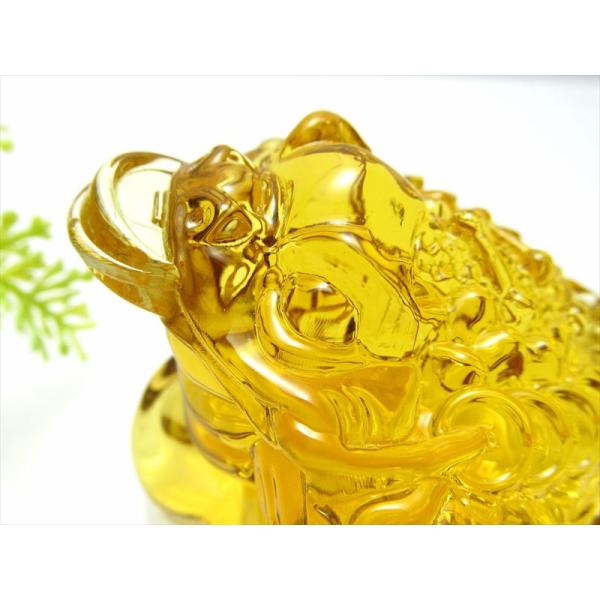 ■サイズ：幅 約65ミリ×55ミリ 高さ 約45ミリ、重さ 約135グラム前後の1個売り。■商品説明：銭蛙【ゼニカエル】人気の置物シリーズにアクリル製の三本脚のカエルの登場です！財を集めてくれると云われる、三本脚のカエル【銭蛙】の置物が金運...