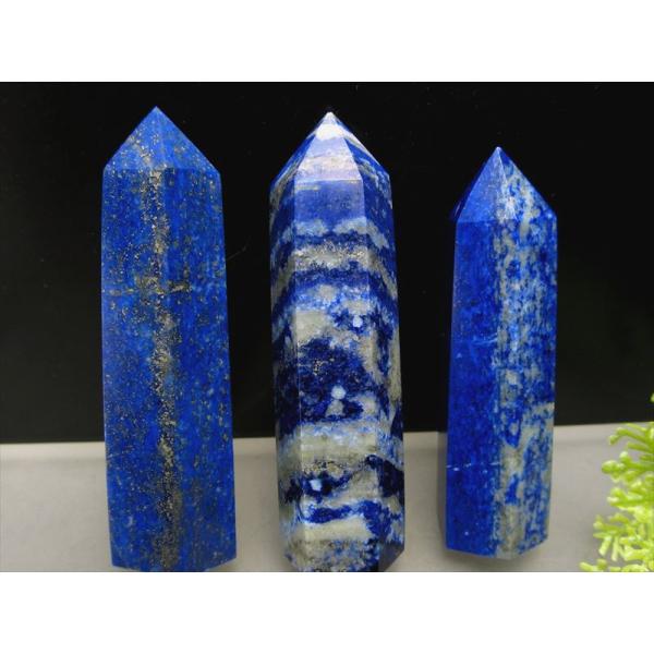 ■サイズ・重さなど：45g-60gの1個売り。目安：35gで高さ55mm、82gで高さ81mm■産地・原産国：アフガニスタン産■グレードなど：美品 AA■名称など：ラピスラズリ【青金石】■商品説明：ラピスラズリ ポイント置物最強の幸運を引き...
