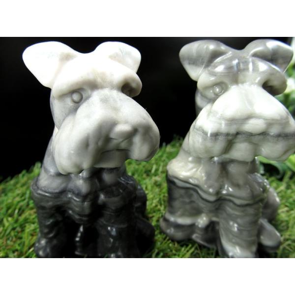 ■サイズ・重さなど：高さ約75mm×幅約45mm、重さ180-190g。サイズは目安です。 ■産地・原産国：-■名称など：ジャスパー シュナウザー 彫刻 置物■商品説明：こちらはジャスパーならではの模様を生かし、犬をモチーフに彫刻を施した置...