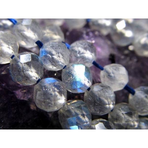 ■サイズ・重さなど：約4ミリ前後 一連 約37cm-39cm■産地・原産国：マダガスカル産■名称など：ラブラドライト【曹灰長石】■商品説明：小粒サイズの多面カットが施された、天然石ビーズの一連販売です。光を受けるたびに細やかに反射し、キラキ...