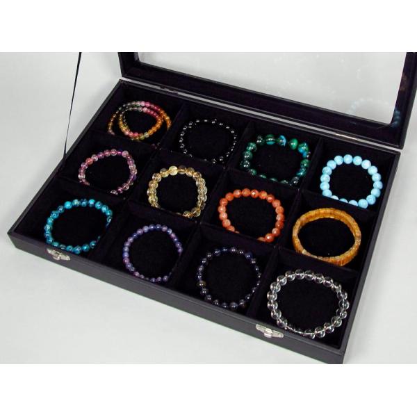 ■サイズ・重さなど：横35cm 縦24cm 厚さ5.0cm、12枠しきり(大)■商品説明：【天然石ブレスを守るトレイ、12枠しきり(大)】大切な天然石ブレスレットをホコリから守り美しく保管 して、透明アクリルの蓋なので美しく見せる為の販売用...