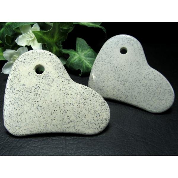 ■サイズ・重さなど：幅約 58mm 厚さ約 7mm。■名称など：-■商品説明：北投石 かっさプレート珍しい、北投石で出来たかっさ用プレートの入荷です。話題の北投石【ホクトライト】が入荷いたしました！！北投石とは台湾北投温泉と日本の玉川の限ら...