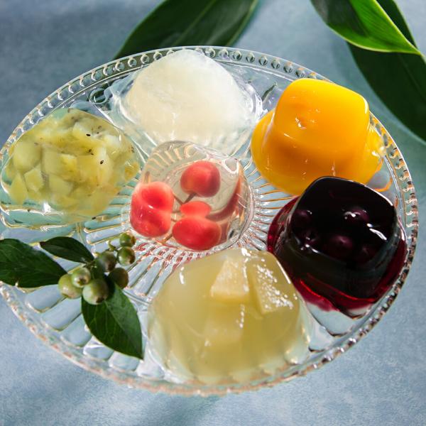 果物の味をそのまま生かし、上品でフルーティな香りと優しい甘みに仕上げた、銀座千疋屋オリジナルのフルーツゼリーの詰合せです。下記商品がセットになっています。■マンゴー■キウィ■ブルーベリー■ラ・フランス■グレープフルーツ■さくらんぼのしは、「...