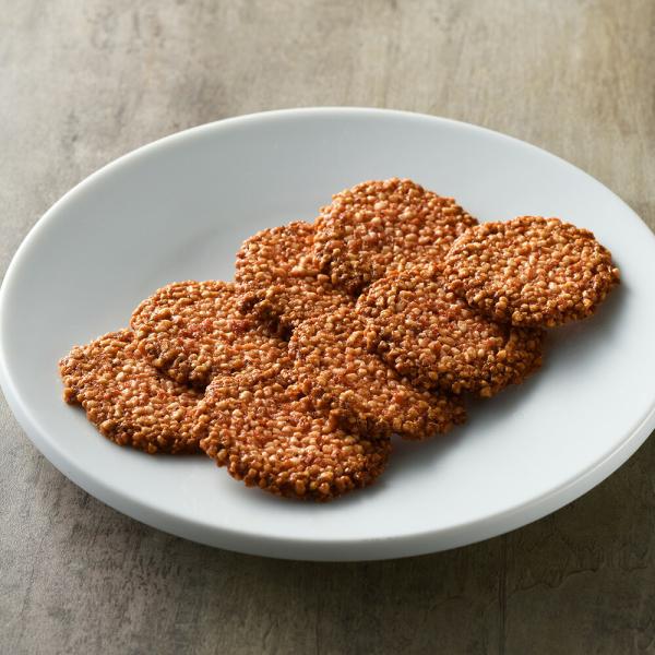 えびのうま味と風味がたっぷり楽しめるお煎餅です。袋を開けるとえびの香りが広がります。個装になっているので、手土産やプチギフトにもおすすめです。メーカー専用の包装紙で包装されています。各種ご用途に：内祝い 結婚内祝い 出産内祝い 新築内祝い ...