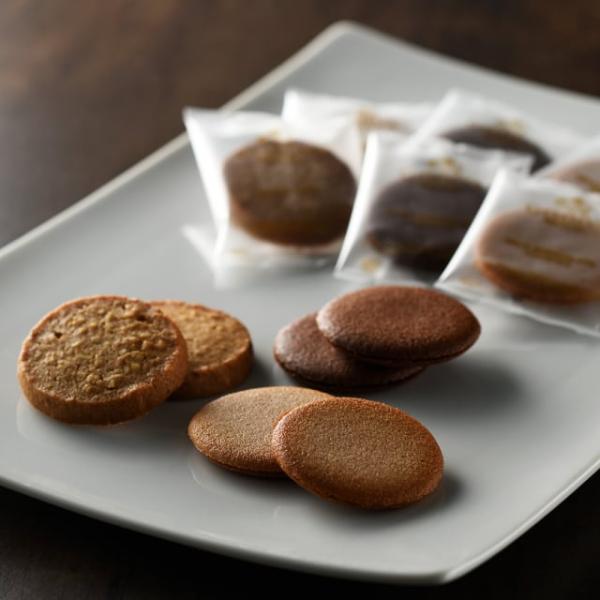 ゴディバは、90年以上にわたりベルギーチョコレートの伝統に貢献し、世界中で愛されている、チョコレートのリーディングブランドです。■ミルクチョコレート ラングドシャクッキーミルクチョコレートのまろやかで風味豊かな味わいを、軽やかな食感でやさし...