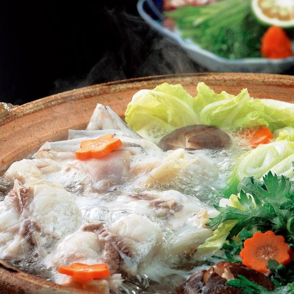 冬の味覚「とらふぐ」を、余すことなく楽しめる鍋セット。プリプリとした弾力と旨みが堪能できます。お好みの野菜を入れてお楽しみください。■仕様： ・内容量：とらふぐちり用身アラ 500g、ポン酢 15g・もみじおろし 各5、昆布・原産地：とらふ...