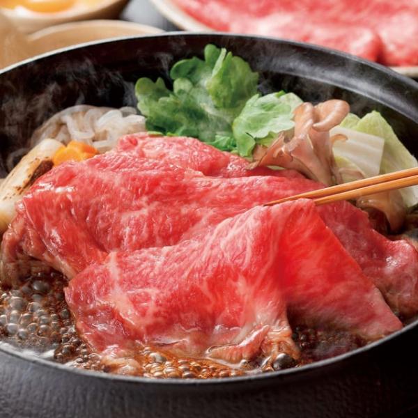 世界に名だたる肉の芸術品「松阪牛」。松阪牛の肩ロース肉は赤身のうま味と霜降りのとろけるようなジューシーさです。あっさりとしたもも肉とすき焼きでお楽しみください。【A-4等級以上/証明書付き】■仕様:・内容：松阪牛すき焼き用モモ肩ロース肉40...