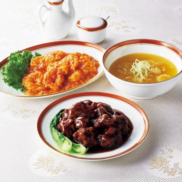 本格四川のエビのチリソース煮、りんご酢で仕上げた黒酢酢豚、金華ハム使用のふかひれスープをご自宅で簡単にお召し上がりいただけます。■仕様:・内容量：ふかひれと金華ハムの黄金スープ200g×2、黒酢酢豚・海老のチリソース煮 各180g・賞味期限...