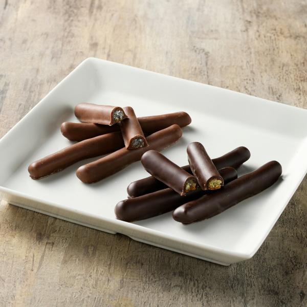 オランジェットは、オレンジピールにビターチョコレートをかけ、シトロネットは、レモンピールにミルクチョコレートをからめました。シンプルな組み合わせですが、ショコラティエの特徴があらわれる、人気のショコラです。各種ご用途に：内祝い 結婚内祝い ...