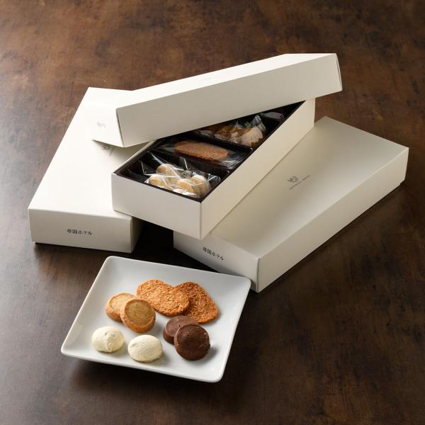 【発売日：2025年01月09日】バターの香り豊かに、香ばしく焼き上げたクッキーです。イチジクやチョコレート、ココナッツなどの素材の風味をいかした味わいや、マカロンなどの軽やかな食感をお楽しみください。※ご注文内容で確認事項(番地なしなど)...