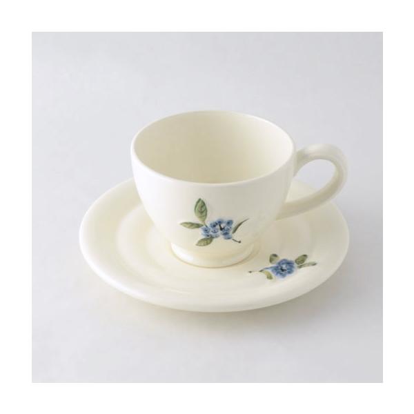 ブルーベリーのワンポイントが可愛いカップ＆ソーサー。ぷっくりと浮かび上がるブルーベリーのワンポイントはひとつひとつ職人さんが施しているこだわりの逸品。ゆったり流れるひと時を楽しめるカップ＆ソーサーです。お揃いのケーキプレートもラインナップし...