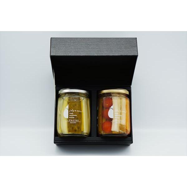 レモンのさっぱりとした酸味でとってもヘルシー。そのまま食べても、サラダとお料理にもお使いいただけます。大阪泉州地域特産の水なすを使用しています。灰汁がなく、フルーティでみずみずしいので生で食べても美味しい水なすに出汁を利かせた和風味です。