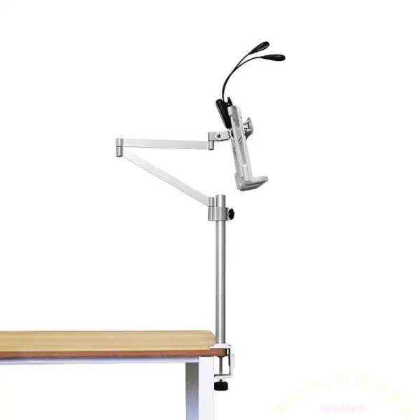 【机に固定して好きな体勢で読書ができる】 アームを机やデスクに取り付け、本をブックスタンドに固定することで、両手を離した状態で読書をすることが出来ます。アームは最大で52cmまで伸び、ブックスタンドの角度も調整できるので、好きな体勢で読書を...