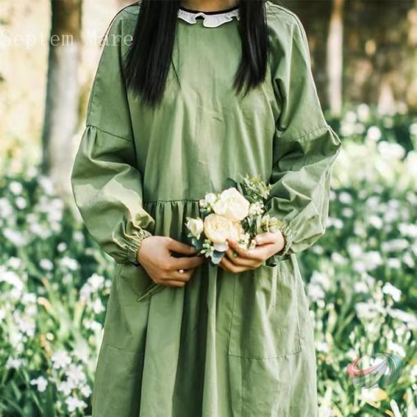 ●シンプルな無地に?かっぽう着ロングタイプが登場です！●秋冬の寒い時期もおしゃれに着こなせるデザイン割烹着です！●前後で着用できる2wayタイプなのが嬉しいポイント！●お料理タイムにはかっぽう着として?リラックスタイムにはさっと着られる羽織...