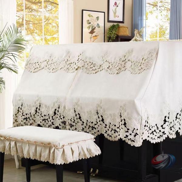 商品詳細：カラー：/A01/A02/A03サイズ：/ワンサイズ■商品説明上品なシャンパンブルーの色味のピアノカバーです。高級感のあるピアノ用カバーでクラシカルなデザインのとっても素敵です?大切なピアノを保護しつつ、お部屋のアクセントにもなる...