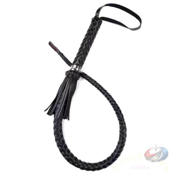 PU、無臭、柔らかく、耐久性があります。馬、訓練、クロスカントリーライディングに乗る必要がある人には非常に適しています。ステージパフォーマンス、撮影などのための良い小道具。人間工学的グリップは、この乗馬作物を握りやすく操作しやすくします。ス...