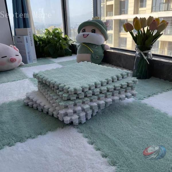 【防音性】弾力性のあるマットは防音性も兼ね備えています。日々の生活音をマットが吸収してくれるので、マンションやアパートの階下への防音対策としての効果が期待できます。【便利のジョイントマット】このマットは、厚いカーペットに似た非常に快適なスエ...