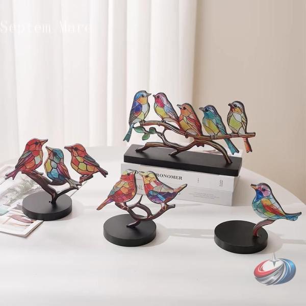 ステンドグラスの鳥枝デスクオーナメント - ブランチのステンドグラスの鳥のデスクオーナメント、両面マルチカラースタイルの鳥の色の合金オーナメ