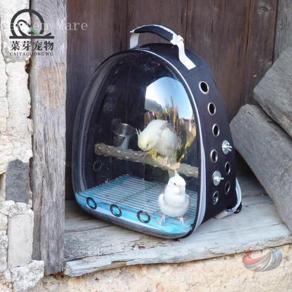 商品詳細規格 サイズ：41*31*28cmカラー：ブラック?ブルー?レッド肩に掛けたり?ハンドルに持ったりすることがいいます.素材-布の部分はオックスフォードで?丈夫で長持ちします.透明部分はやや柔らかい塩化ビニルで?鳥は緊張状態で透明部分...