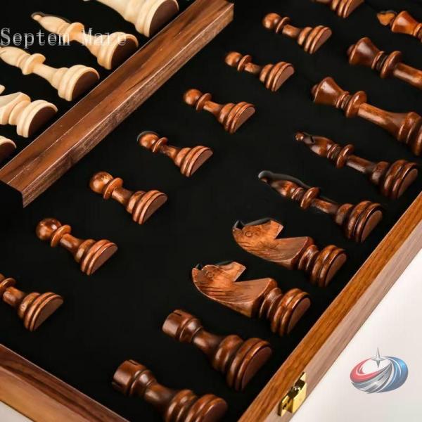 高級感あふれる木製チェスセットで、知育玩具としても最適です。折りたたみ式で、場所を取らずに収納できるので、家族団らんの時間にぴったりです。美しい彫刻のデザインと、手触りの良い駒は、プレイヤー全員に感動を与えます。親子で一緒に楽しめるインタラ...