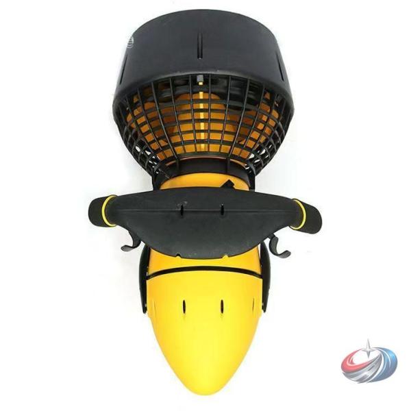 300Wの水中ブースターで潜水深度30m、バッテリー駆動時間最大60分（速度設定により連続使用最大20分）で、ビーチダイビングやシュノーケリングなどの水中アクティビティを手軽に楽しめます。水中スラスターはコンパクトなデザインで速度が速く、時...