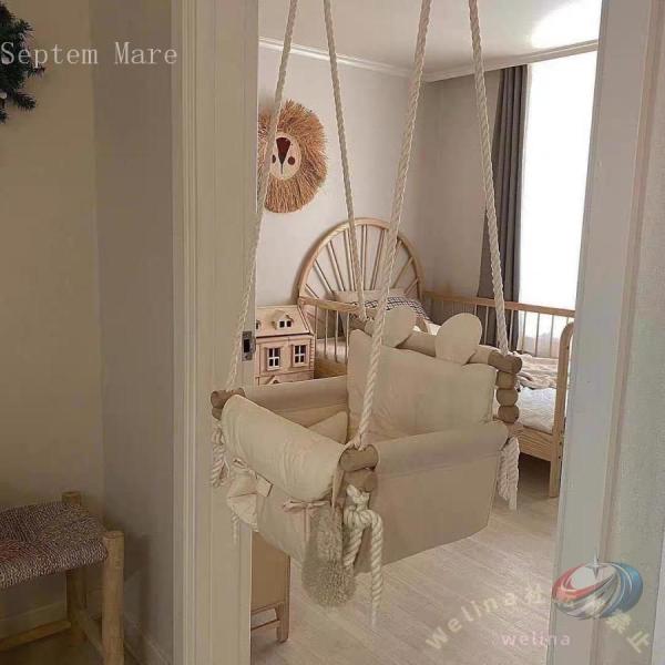 自宅のお部屋で使える！お子様大喜びのブランコのご紹介です。 自宅で遊べるので公園で他の子が使っていて、自分の番が来ない。。なんてことがありません。ブランコ好きのお子様へのプレゼントにおすすめです。 耐荷重に注意が必要ですが、クローゼットの中...