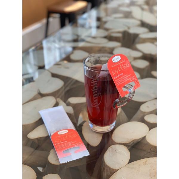 全国一律200円ポスト投函便の場合は、当店で箱を開封し畳んで同封します。ティーバッグは個包装されています。分　類 ハーブティー原産国 ドイツ蒸らし時間 5~8分原材料 ハイビスカスの花びら・リンゴ、ローズヒップ、ピール、スイートブラックベリ...