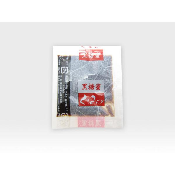 便利な使いきりサイズの小袋に入った、濃厚な黒糖独特の風味が豊かな黒蜜です。きな粉餅、くず餅、わらび餅、みつ豆、ところてん等にご使用ください。特にきな粉餅、くず餅、わらび餅におすすめです。商品詳細＜商品名＞黒糖蜜＜原材料名＞砂糖、水あめ、黒砂...