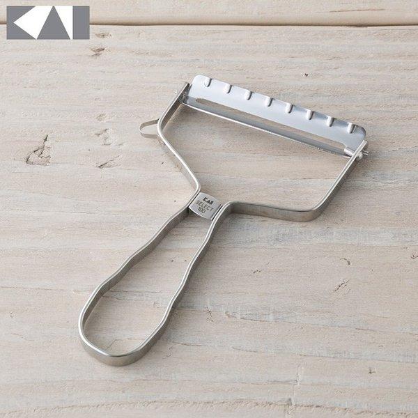 ■品名貝印　セレクト100 ステンレス T型ワイドピーラー■型番000DH3107■サイズ98×163×11mm■材質刃：ステンレス刃物鋼本体：18-8 ステンレススチール■重量約 65g■製造貝印■生産国日本■商品説明キャベツの千切りに便...