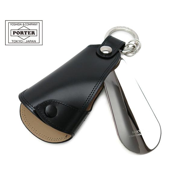 鍵などが装着できる2重リングと持っていると便利なシューホーンが一緒になったアイテム。光沢があり高級感漂う上質なシリーズです。※金属ファスナー、ムシ(歯)の大きなファスナーは使い始めは固く、開閉に抵抗があります。ご使用ごとに摩擦は少なくなりま...