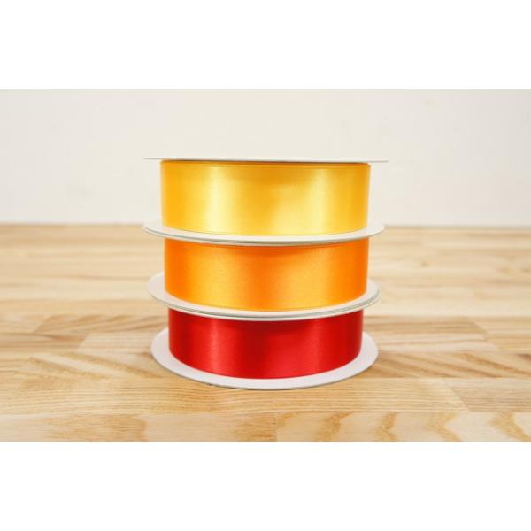 【BLANC DE コア】オリジナルのベーシックなモアシルクWサテンは、高級ポリエステル糸を使用し、光沢、風合ともにハイクオリティーなサテンリボンです。カラーバリエーション　71色　↓↓↓[廃番：27、48、89、98、133、163、26...