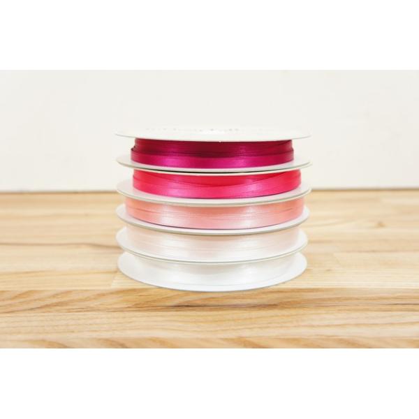 【BLANC DE コア】オリジナルのベーシックなモアシルクWサテンは、高級ポリエステル糸を使用し、光沢、風合ともにハイクオリティーなサテンリボンです。カラーバリエーション　71色　↓↓↓[廃番：27、48、89、98、133、163、26...