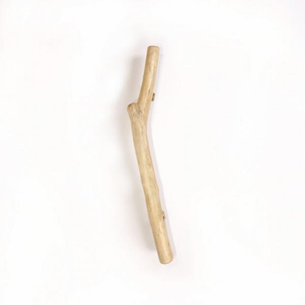 自然素材のあたたかみのある素朴さと美しさを感じる、そしてどこかかわいい流木木工雑貨です。太くて立派な迫力ある枝の流木、下からまっすぐ伸び、途中枝分かれし、主流の枝が またまっすぐに伸び、勢いある木であったことが伺えます。流木には、ところどこ...