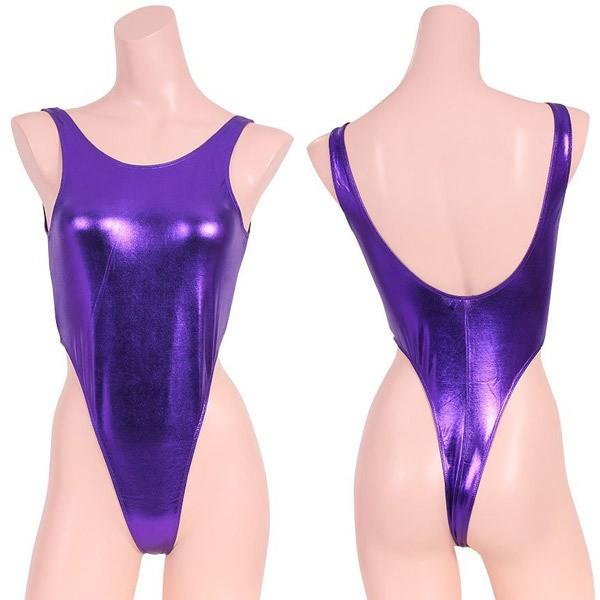 セクシー過ぎる究極のハイレグデザイン！艶やかなメタリック生地のレオタードコスチューム「ハイレグTバックレオタード メタリックパープル」。鋭角にカットされた超ハイレグなフロントとさらに大胆なTバックがセクシー！前から見ても後ろから見てもドキド...
