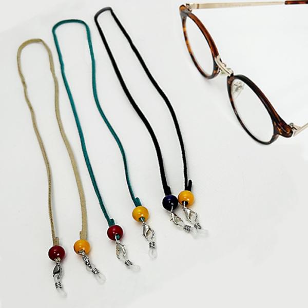 メガネ用ストラップメガネの落下防止に。ゴム止め用具でメガネをカバー。お洒落なファッションの組み合わせに。