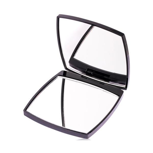 【ブランド】シャネル【商品カテゴリ】アクセサリー・雑貨   アクセサリー・雑貨  【分類】海外正規品（並行輸入品）【原産国】フランス、ドイツなど【商品区分】化粧品・フレグランス【商品説明】クリアな普通の鏡と拡大鏡がついたWミラー。スリムで、...