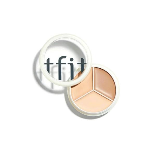 クマからニキビ跡までこれ1つ。テクニックなしできれいにカバー。コンシーラーだけでなくコントアとしても使用可能です。・3色を混ぜて使うのでどんな肌色も自由自在なハイカバーパワフルコンシーラーです。・リッキドコンシーラーを圧縮したバームタイプで...