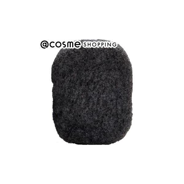 100%の天然こんにゃく繊維に、紀州備長炭を練りこんだスポンジです。毛穴の汚れを吸着し、古い角質(垢)をスムーズに除去します。お肌からぽろぽろと出たり、白くカサついたりすることがあります。これは、古い角質や角栓などの老廃物です。石鹸洗顔後は...