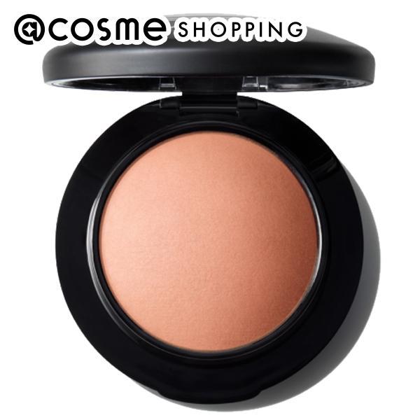 じっくりと窯で焼かれたパウダーが、驚くほどシアーで軽いつけ心地を実現。重ね付けしても重くならずに自然。きらめくパール感、光を放つシマーな輝きで頬を際立たせて。メイクアップ ＞ チーク ＞ パウダーチーク