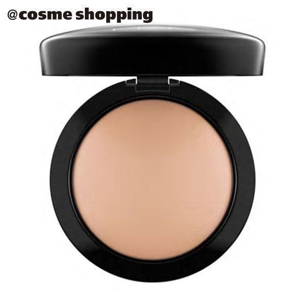 自然な立体感を演出し、美しいナチュラルマットな肌に仕上げるパウダー。ベースメイク ＞ フェイスパウダー ＞ プレストパウダー