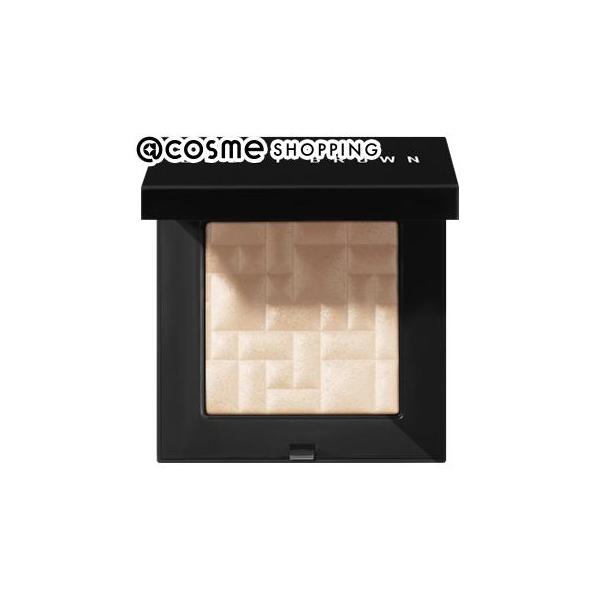 どんなアングルからでも光を受けとめ、肌自ら発光するような自然で立体的なツヤ。ブランドを代表するアイコン製品『ハイライティング パウダー』から、新色が登場。あらゆるスキントーンをカバーするシェードラインナップで、誰もが初夏の日差しを味方に、太...