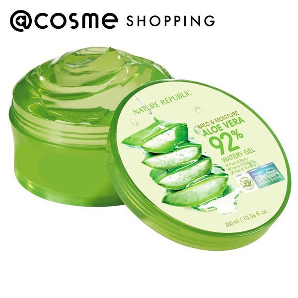 1本7役の万能ジェル！べたつかず角質層のすみずみにぐんぐん浸透する水分ジェルは、うるおいパック、ボディケア、ツヤ髪ケア、ハンドケア、メイク下地、シェービング、ネイルケアなどあらゆるカサつきにおすすめ。ボディケア ＞ ボディケア ＞ ボディロ...