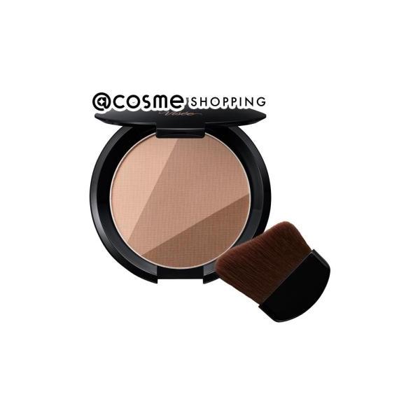 3色の陰影カラーで骨格メイク。輪郭に沿うフェイスブラシ付きで立体小顔※叶えるシェーディングパウダー。※メイク効果による。メイクアップ ＞ ハイライト・シェーディング ＞ パウダーシェーディング