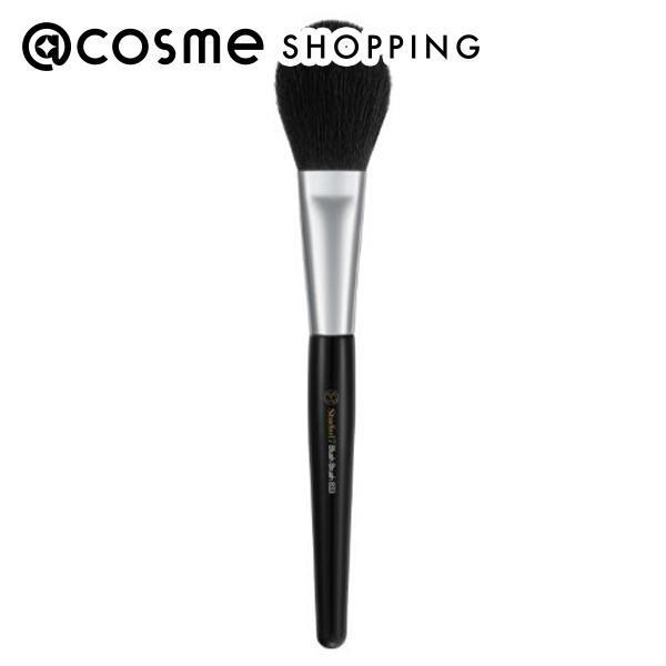 チーク初心者でも簡単に美しく仕上がる！広くて薄く発色するように設計された特別なチークブラシです。大きなブラシヘッドが自然なチークを実現し、柔らかい毛が肌に優しくフィットします。肌への刺激を最小限に抑えた設計で、初めての方でも安心して使えます...