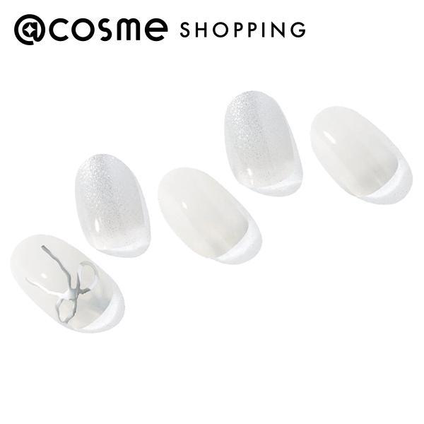 相手を魅了するホワイトグラデーションネイル。異性を惹き寄せるセンスや魅力を表すZ世代のスラング「Rizz」からイメージしたデザイン。白のグラデーションにシルバーのマグネットパウダーが輝きを添え、リボンモチーフがアクセント。清潔感とかっこいい...