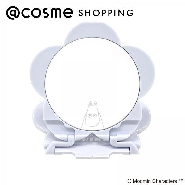 コンパクトのフタをひっくり返すとスタンド式になるミラー。【MOOMIN×MARY QUANT】数量限定で「ムーミン×マリークワント デザイン コレクション」発売中！Ｍ01　スモーキー ブルーミラーを忘れたらふくれっ面になってしまいそうなさみ...