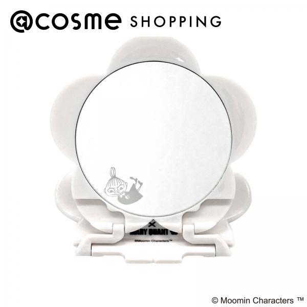 コンパクトのフタをひっくり返すとスタンド式になるミラー。【MOOMIN×MARY QUANT】数量限定で「ムーミン×マリークワント デザイン コレクション」発売中！Ｍ01　スモーキー ブルーミラーを忘れたらふくれっ面になってしまいそうなさみ...