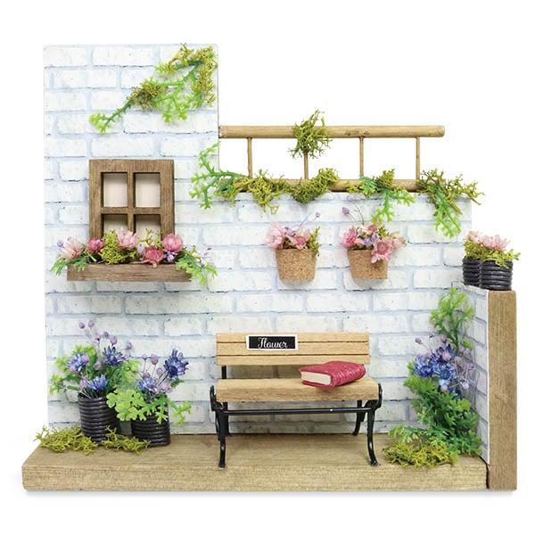 切る、貼るだけで簡単に作れるミニチュアキット！お部屋に小さなインテリアを！少しでもお部屋に緑があると癒されますよね。商品名：【ホームデコナチュラルハウスキット】　　NTR-51 世界で一番好きな場所品番：NTR-51用意するもの：はさみ、ぬ...