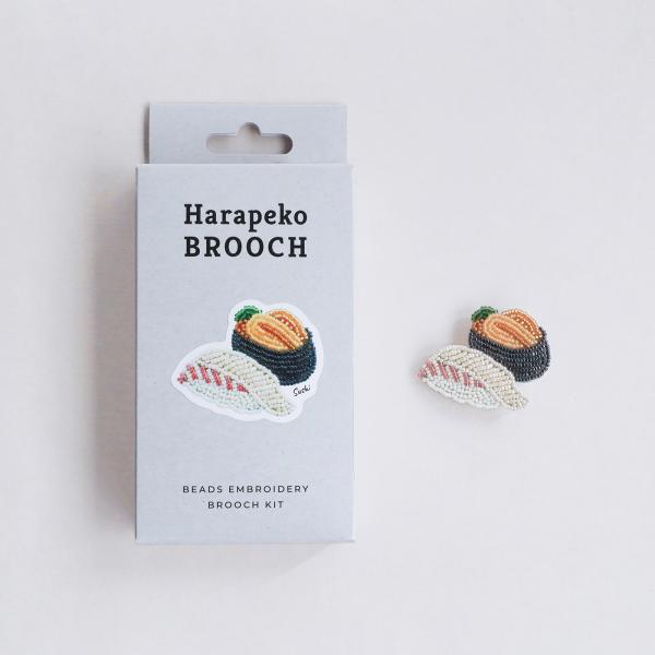 おでかけブローチキットの新しいシリーズが登場。はらぺこブローチキットは、こっそりおでかけブローチとつながっています・・・見ているとおなかがへりそうな、しずる感のあるブローチキット。はらぺこブローチキット刺しゅう枠を使わずフェルトに直接刺して...